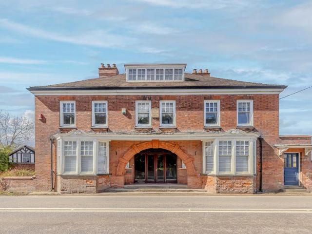 7 bedroom detached house for sale