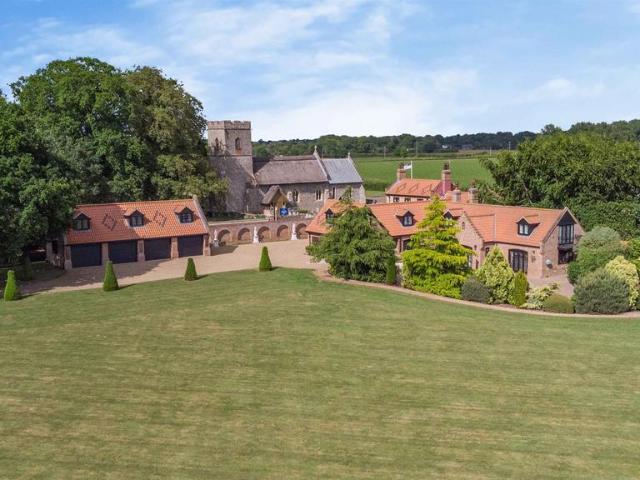 7 bedroom detached house for sale