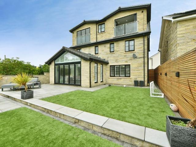7 bedroom detached house for sale