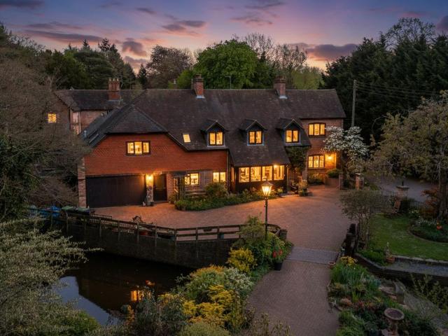 7 bedroom detached house for sale