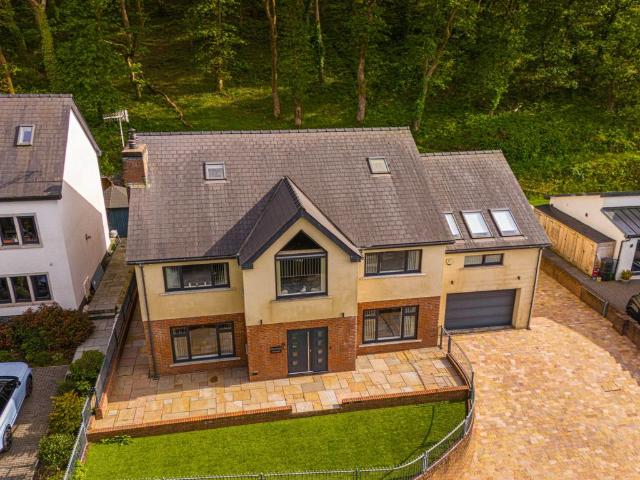 7 bedroom detached house for sale