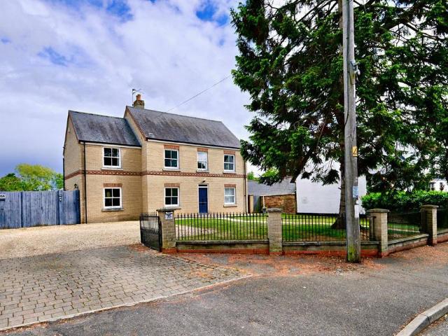 7 bedroom detached house for sale