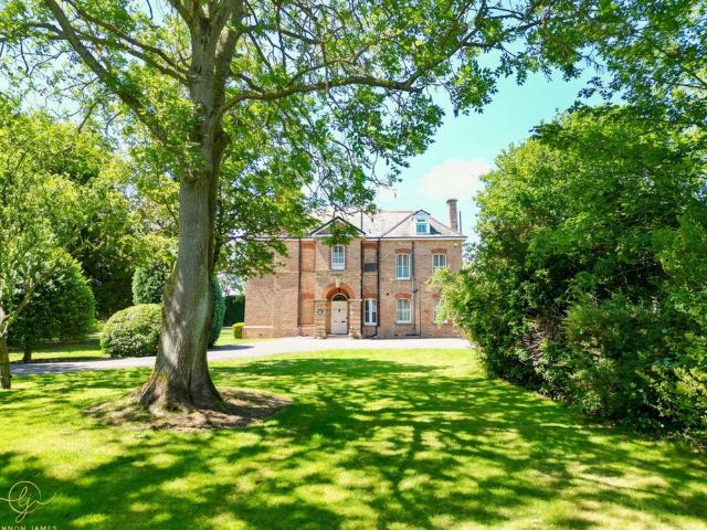 7 bedroom detached house for sale