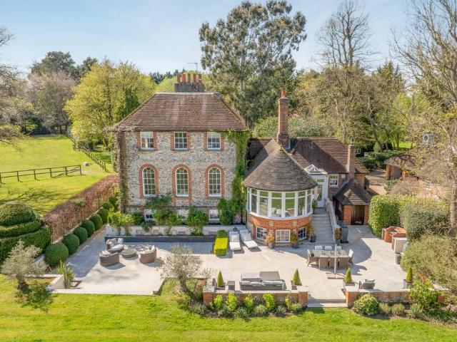 7 bedroom detached house for sale