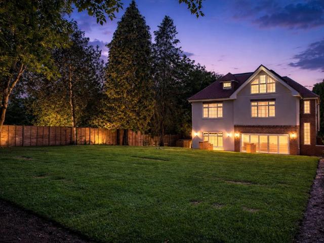 7 bedroom detached house for sale