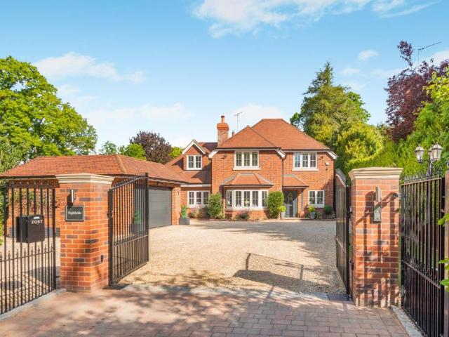 7 bedroom detached house for sale
