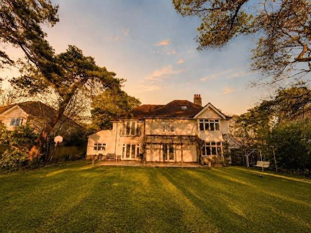 7 bedroom detached house for sale