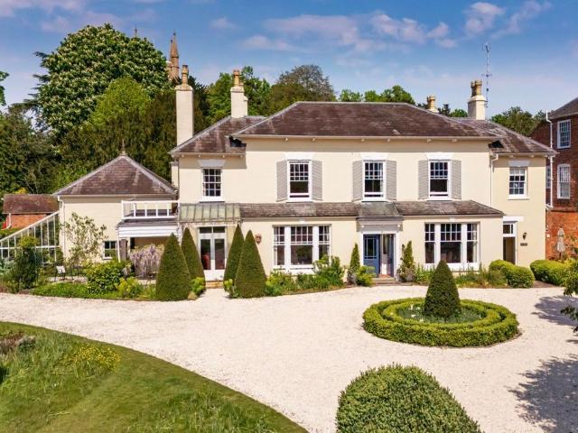 7 bedroom detached house for sale