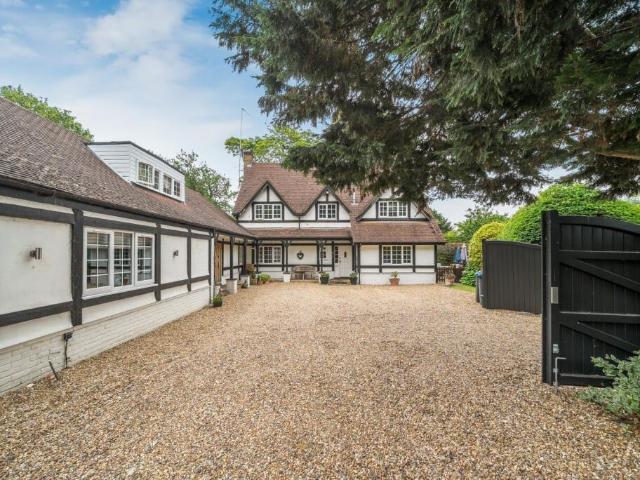 7 bedroom detached house for sale