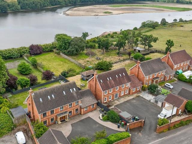 7 bedroom detached house for sale