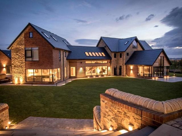 7 bedroom detached house for sale