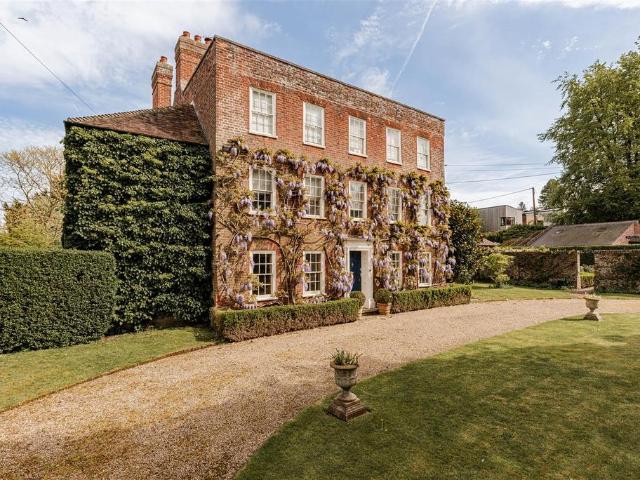 7 bedroom detached house for sale