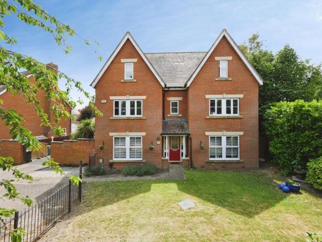 7 bedroom detached house for sale