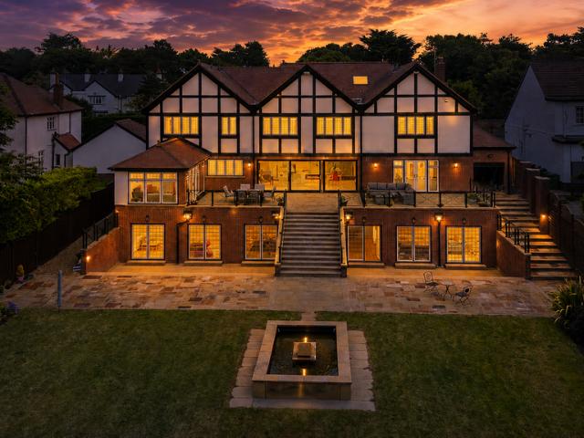 7 bedroom detached house for sale