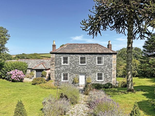 7 bedroom detached house for sale