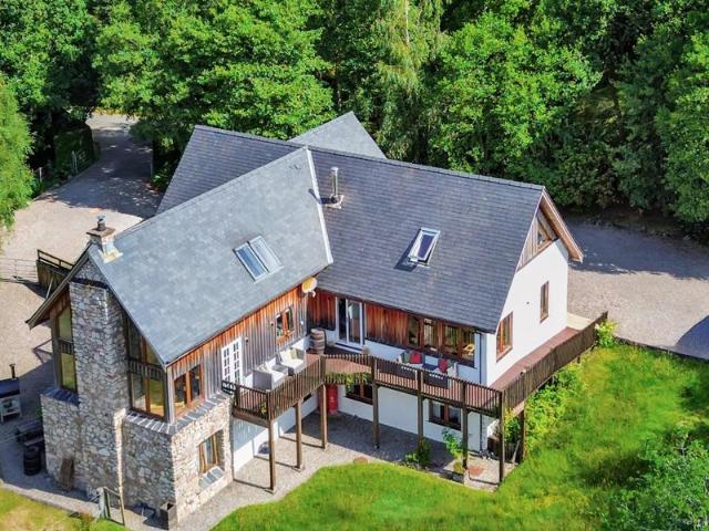 7 bedroom detached house for sale