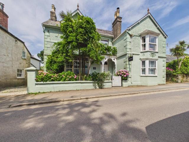 7 bedroom detached house for sale