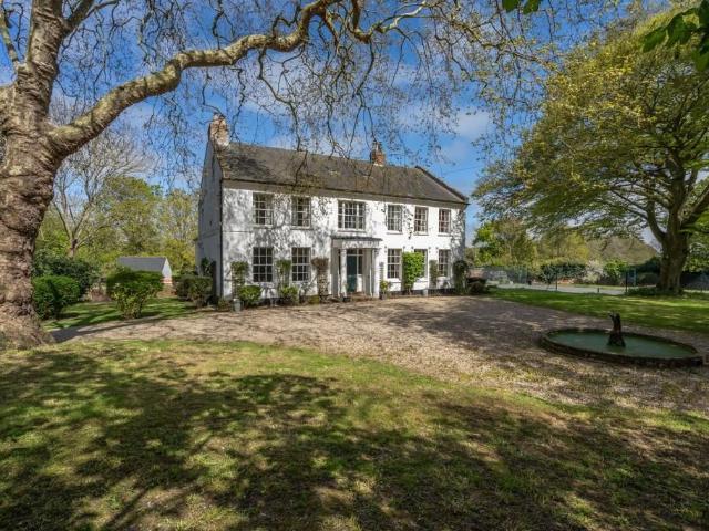 7 bedroom detached house for sale