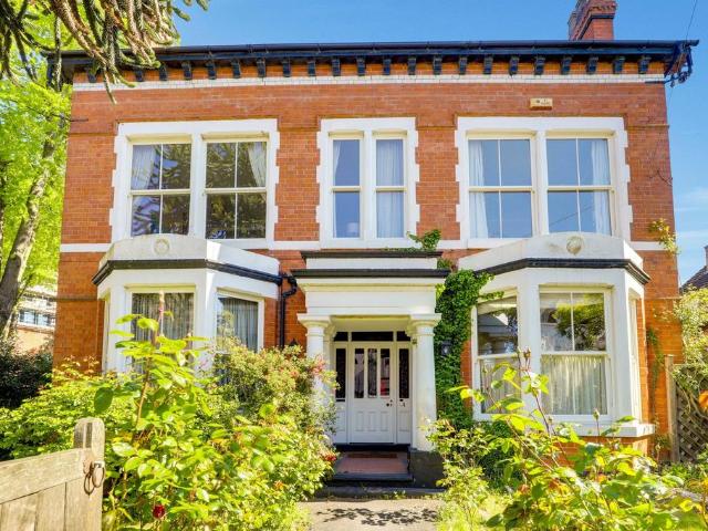 7 bedroom detached house for sale