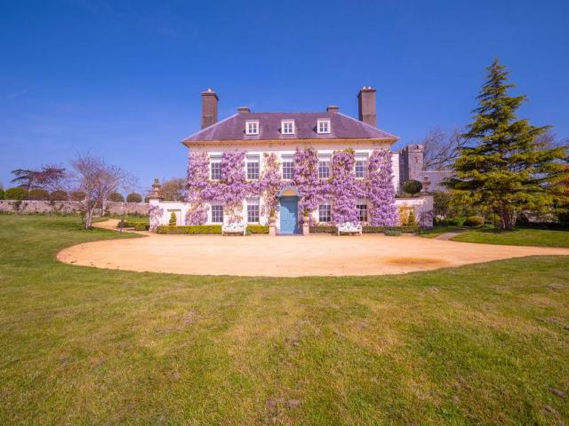 7 bedroom detached house for sale