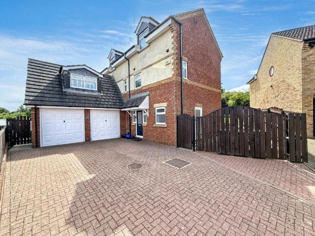 7 bedroom detached house for sale