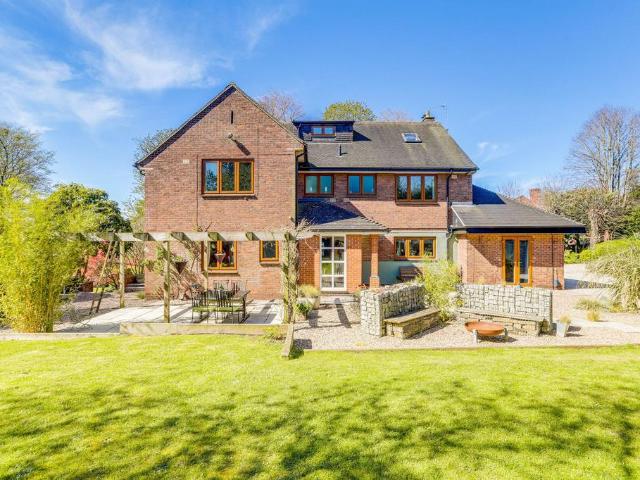 7 bedroom detached house for sale