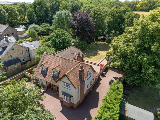 7 bedroom detached house for sale