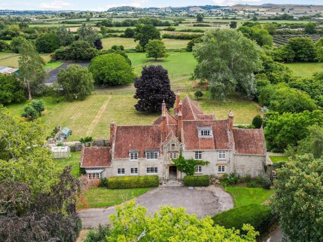 7 bedroom detached house for sale