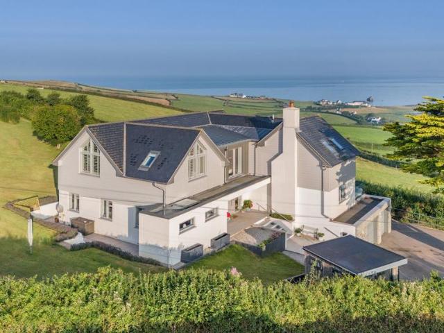 7 bedroom detached house for sale