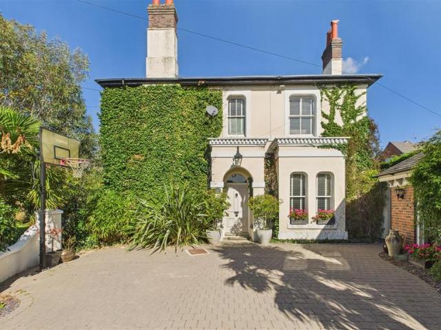 7 bedroom detached house for sale