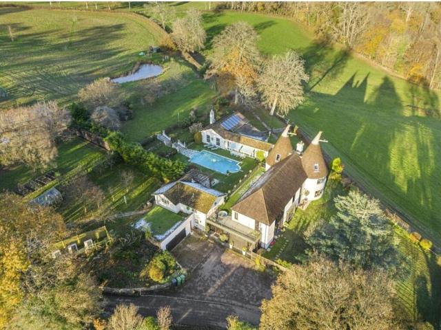 7 bedroom detached house for sale