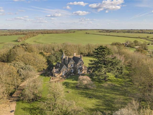 7 bedroom detached house for sale