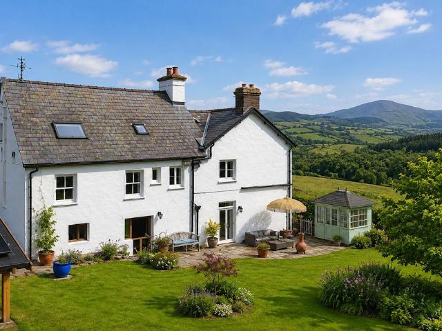 7 bedroom detached house for sale