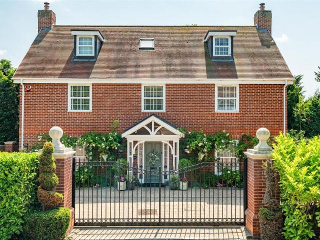 7 bedroom detached house for sale