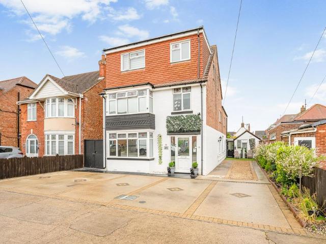 7 bedroom detached house for sale