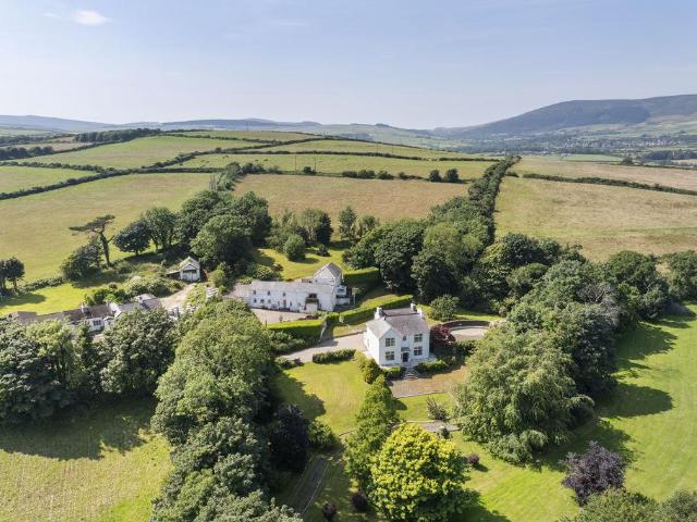 7 bedroom detached house for sale