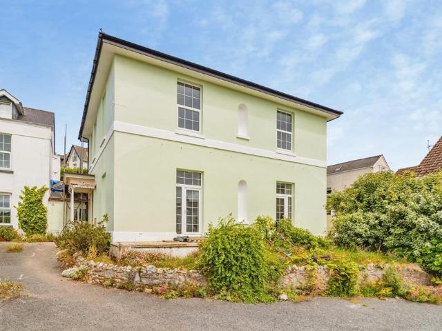 7 bedroom detached house for sale