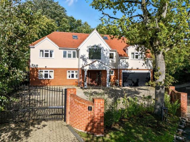 7 bedroom detached house for sale