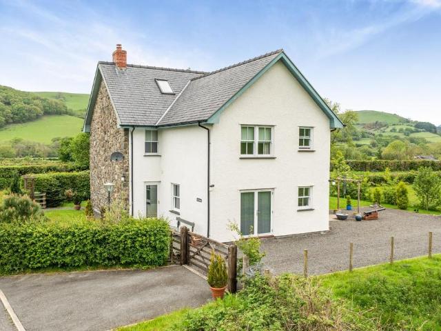 7 bedroom detached house for sale