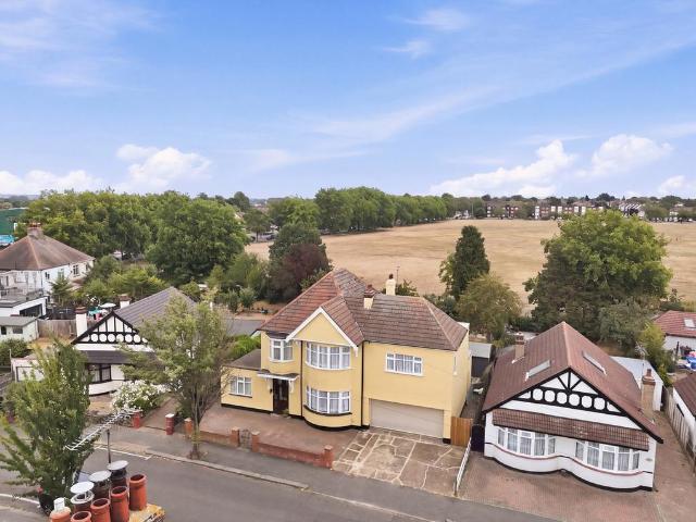 7 bedroom detached house for sale