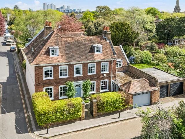 7 bedroom detached house for sale