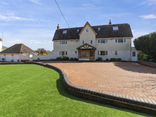 7 bedroom detached house for sale