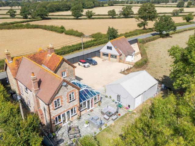 7 bedroom detached house for sale