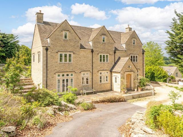 7 bedroom detached house for sale