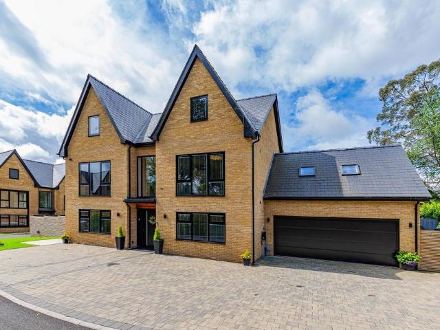 7 bedroom detached house for sale