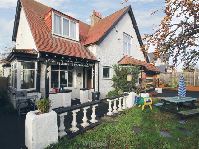 7 bedroom detached house for sale
