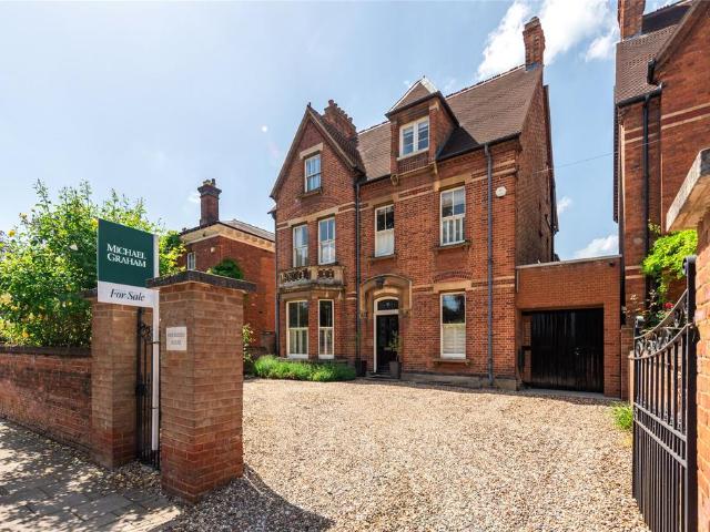 7 bedroom detached house for sale