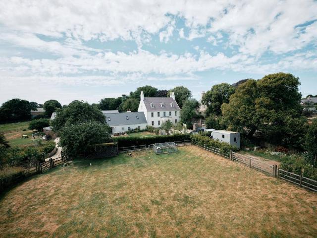 7 bedroom detached house for sale