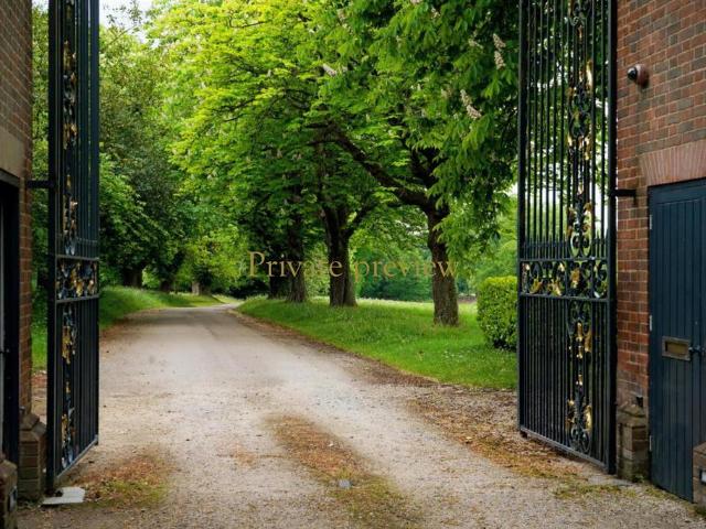 7 bedroom detached house for sale