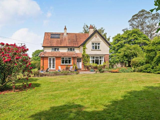 7 bedroom detached house for sale